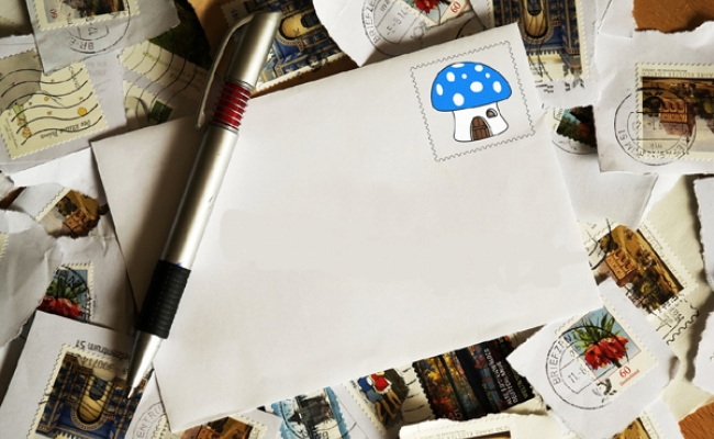 Timbre personnalisé pour envoyer les faire-parts de son mariage